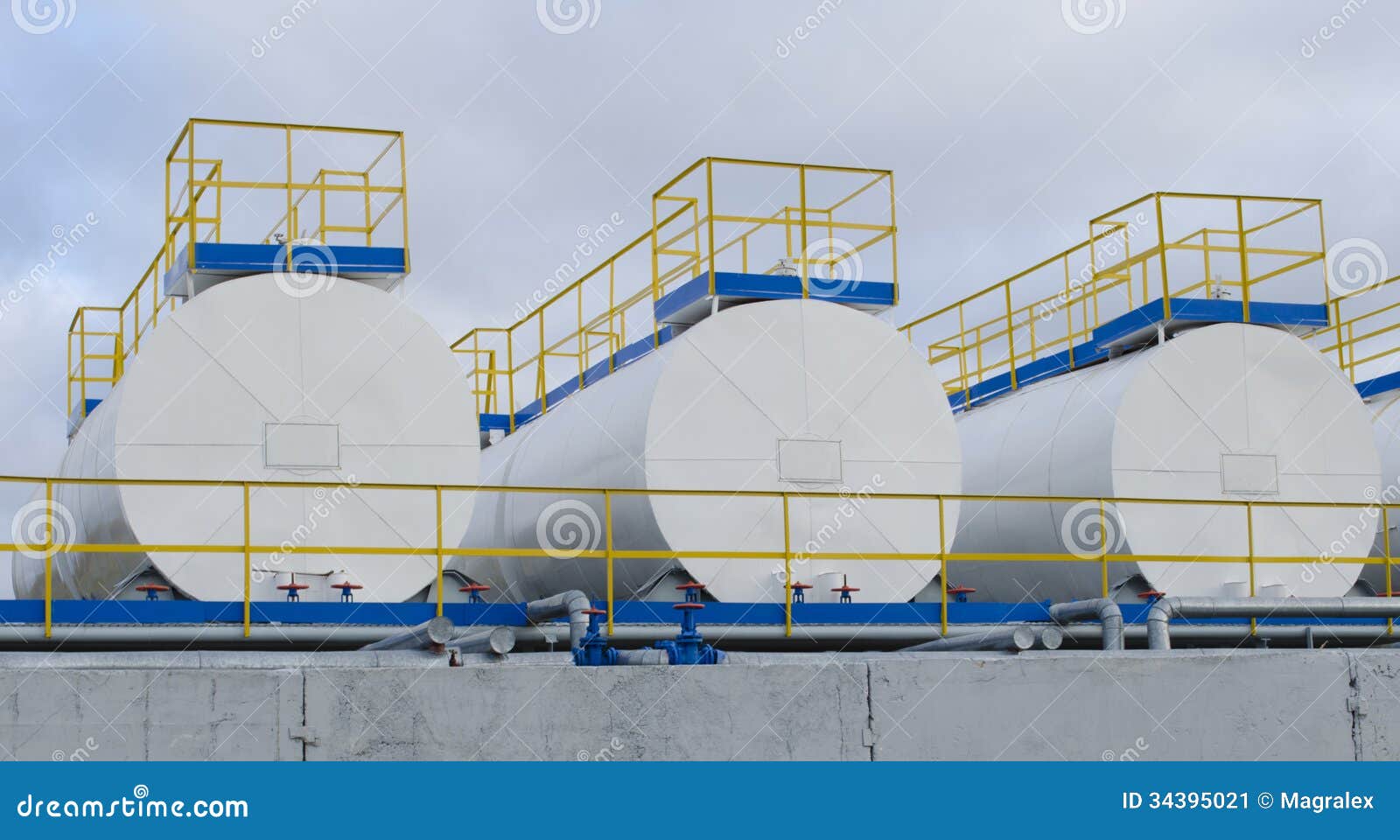 Oil Barrel Capacity Crane Stock Photos - Free & Royalty-Free Stock ...