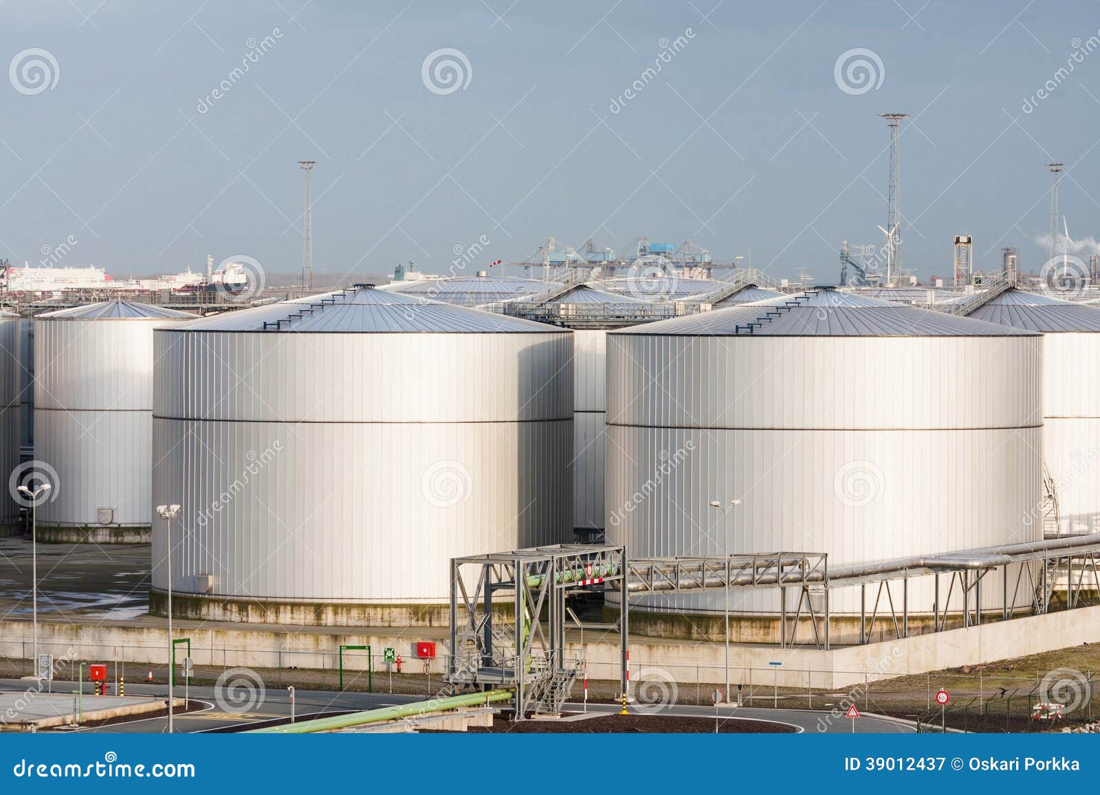 Cisterne immagine stock. Immagine di ambientale, produzione - 39012437