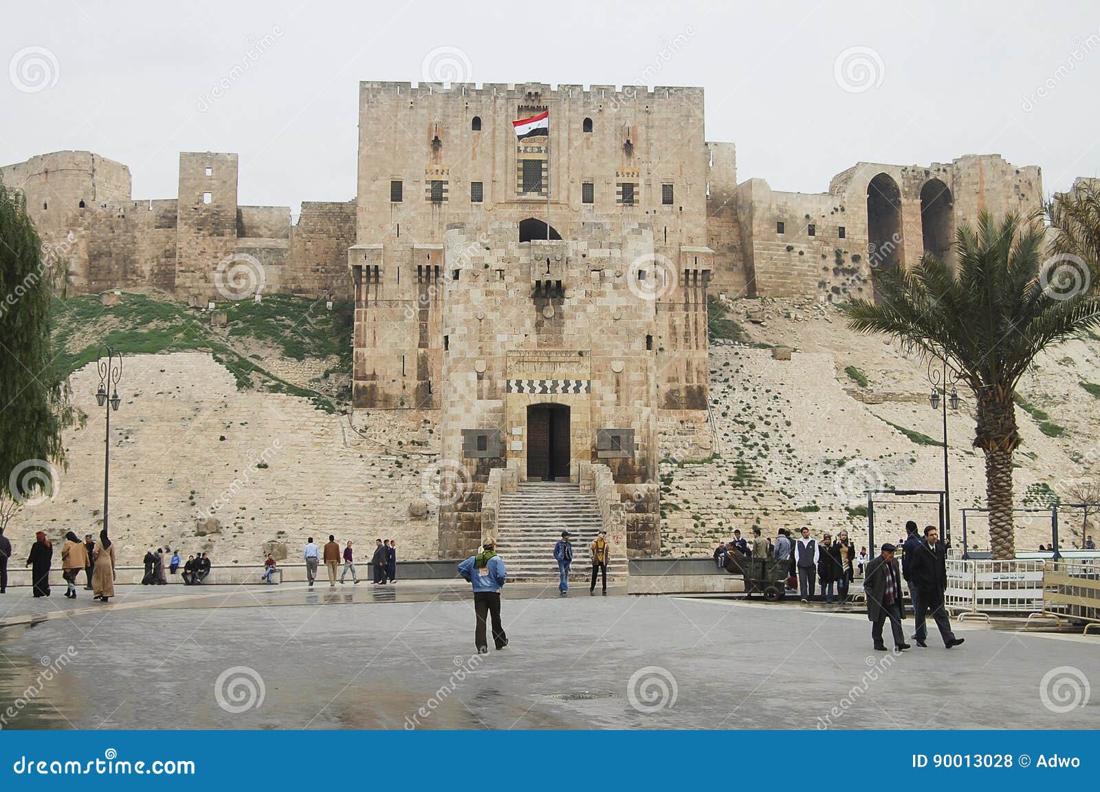 The Citadel of Aleppo - Syria Editorial Stock Photo - Image of building ...