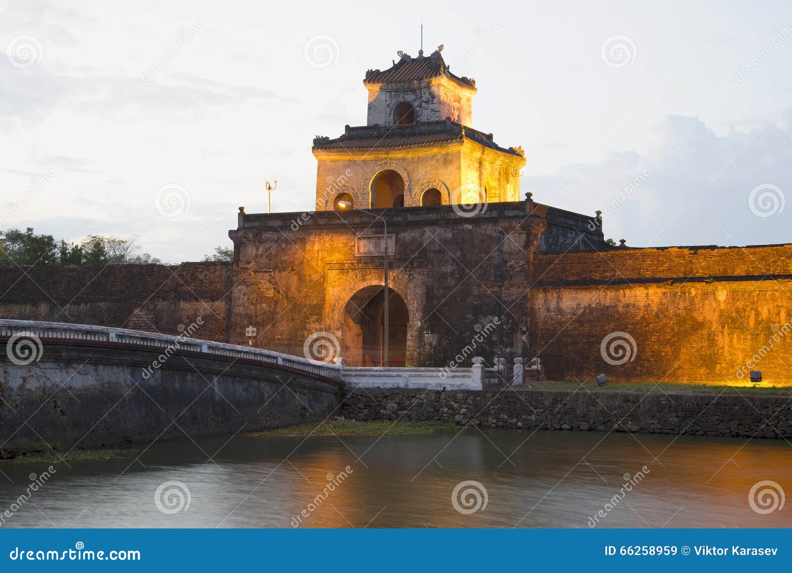 The Citadel Gate. Hue, Vietnam Stock Image - Image of wall, lights ...