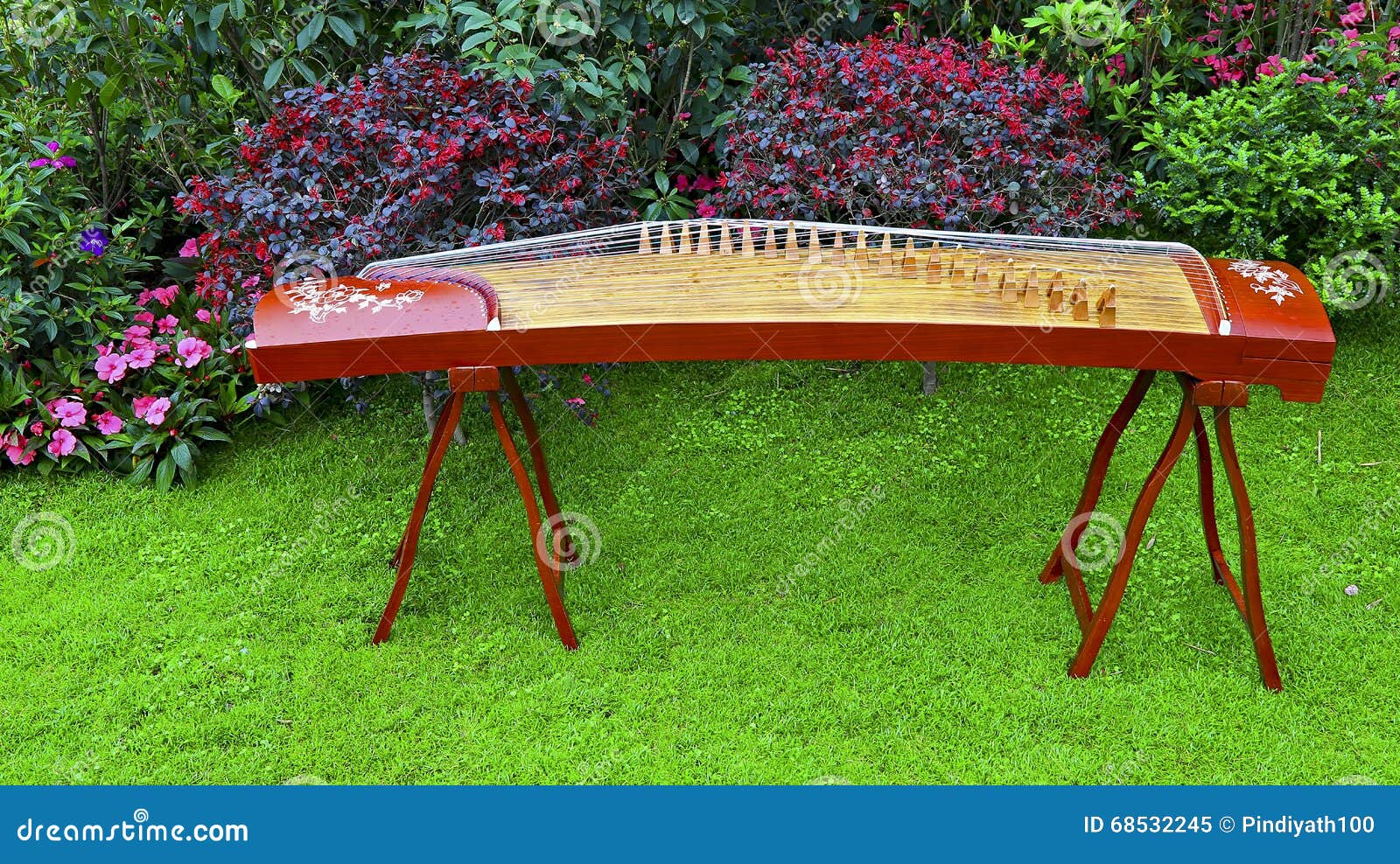 Citer, Chinees Traditioneel Muzikaal Instrument Stock Afbeelding ...