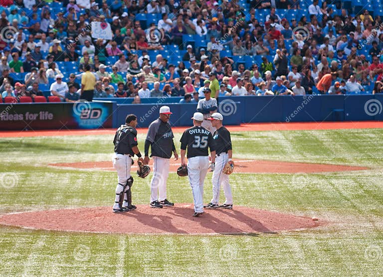 Cito Gaston editorial image. Image of coach, blue, sports - 16025250