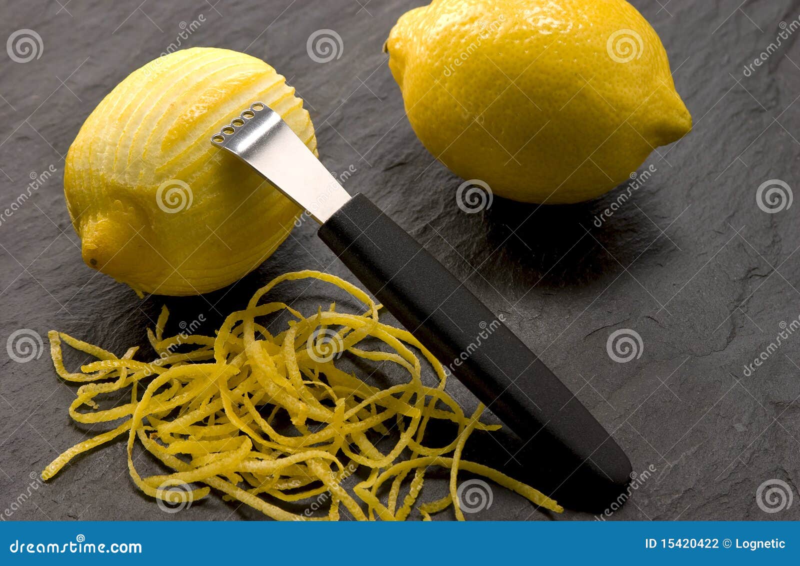 Citroen met een rasp stock foto. Image of distilleertoestellen - 15420422