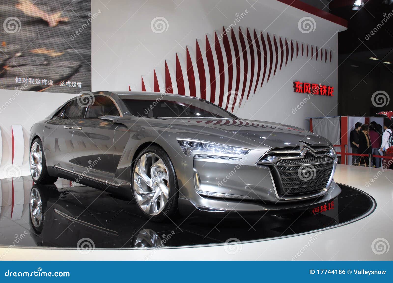 Citroen Metropolis Concept Limousine Editorial Photo - Image of ...