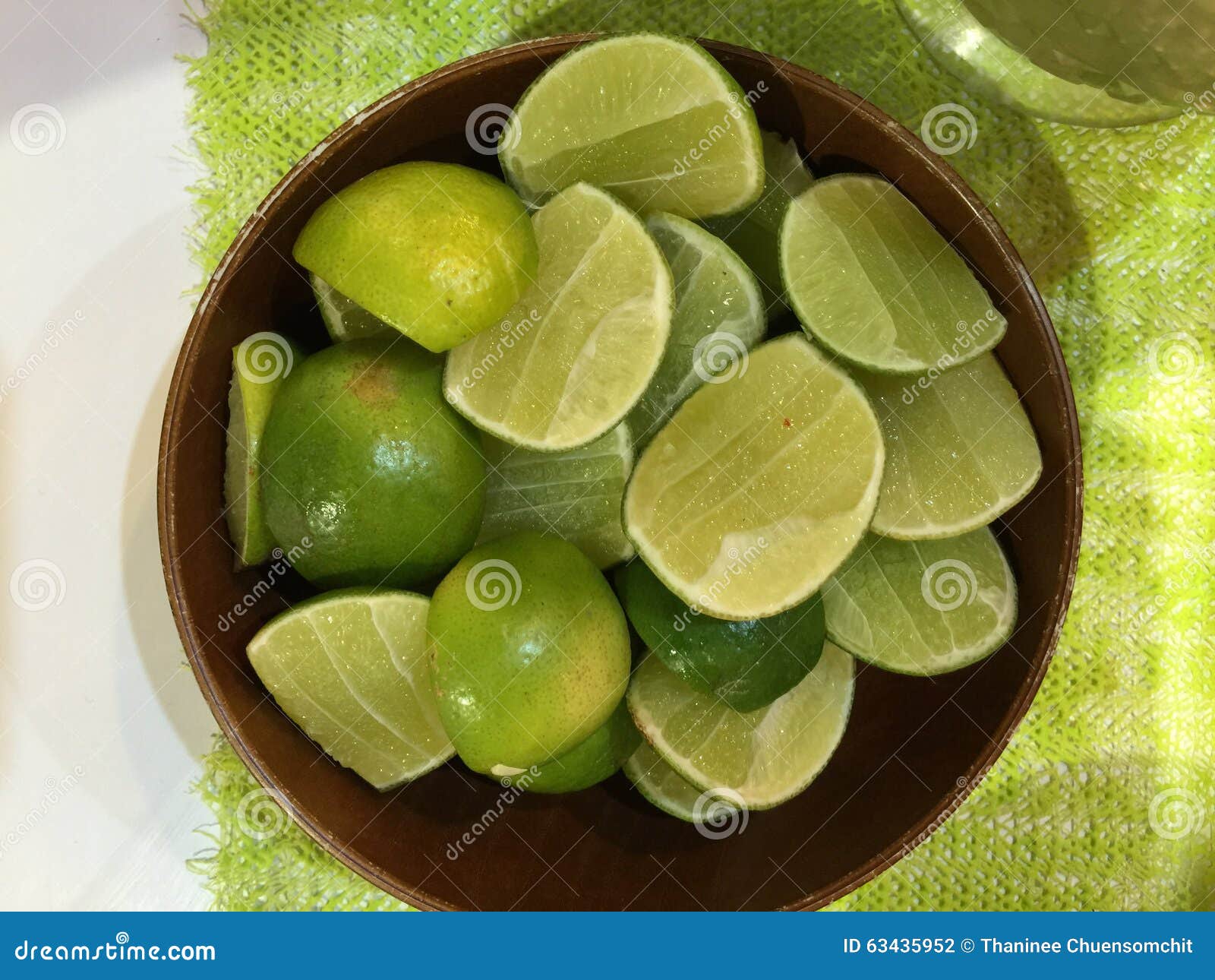 Citron arkivfoto. Bild av citron, limefrukt, grön, citroner - 63435952