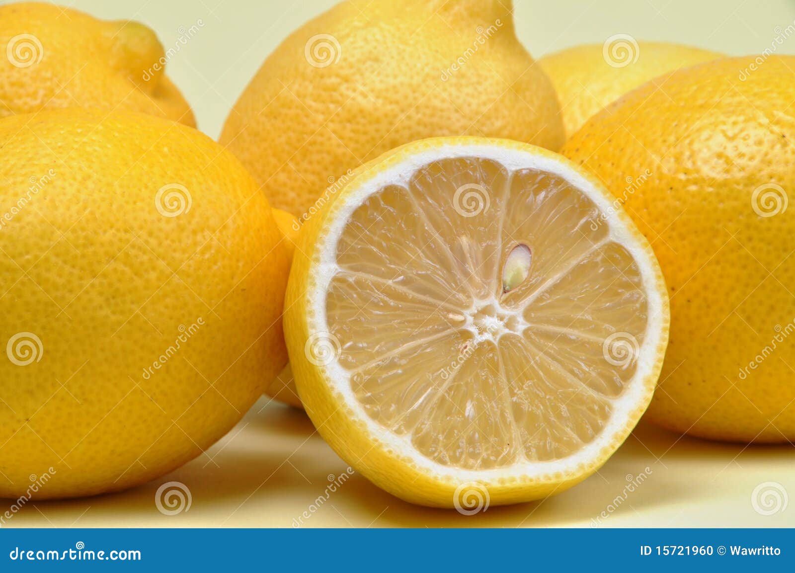 Citroner arkivfoto. Bild av citronsaft, stängning, banta - 15721960