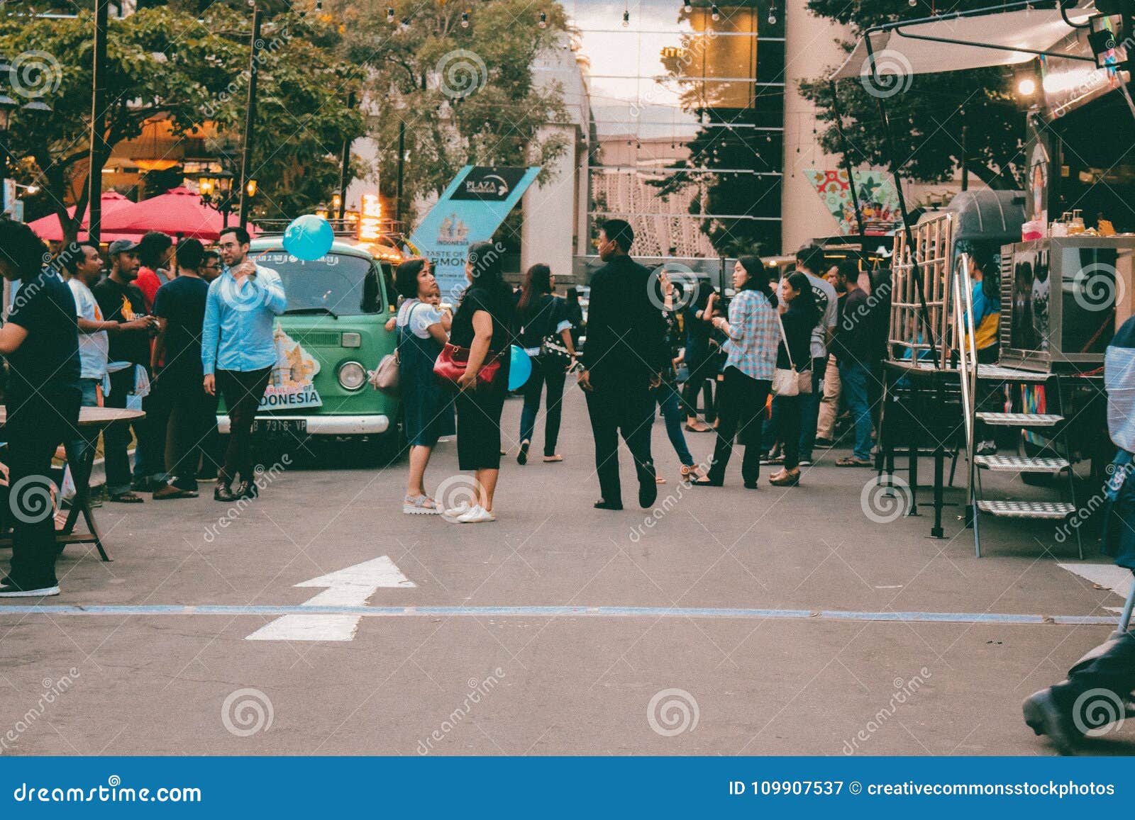 City, Crowd, People Picture. Image: 109907537