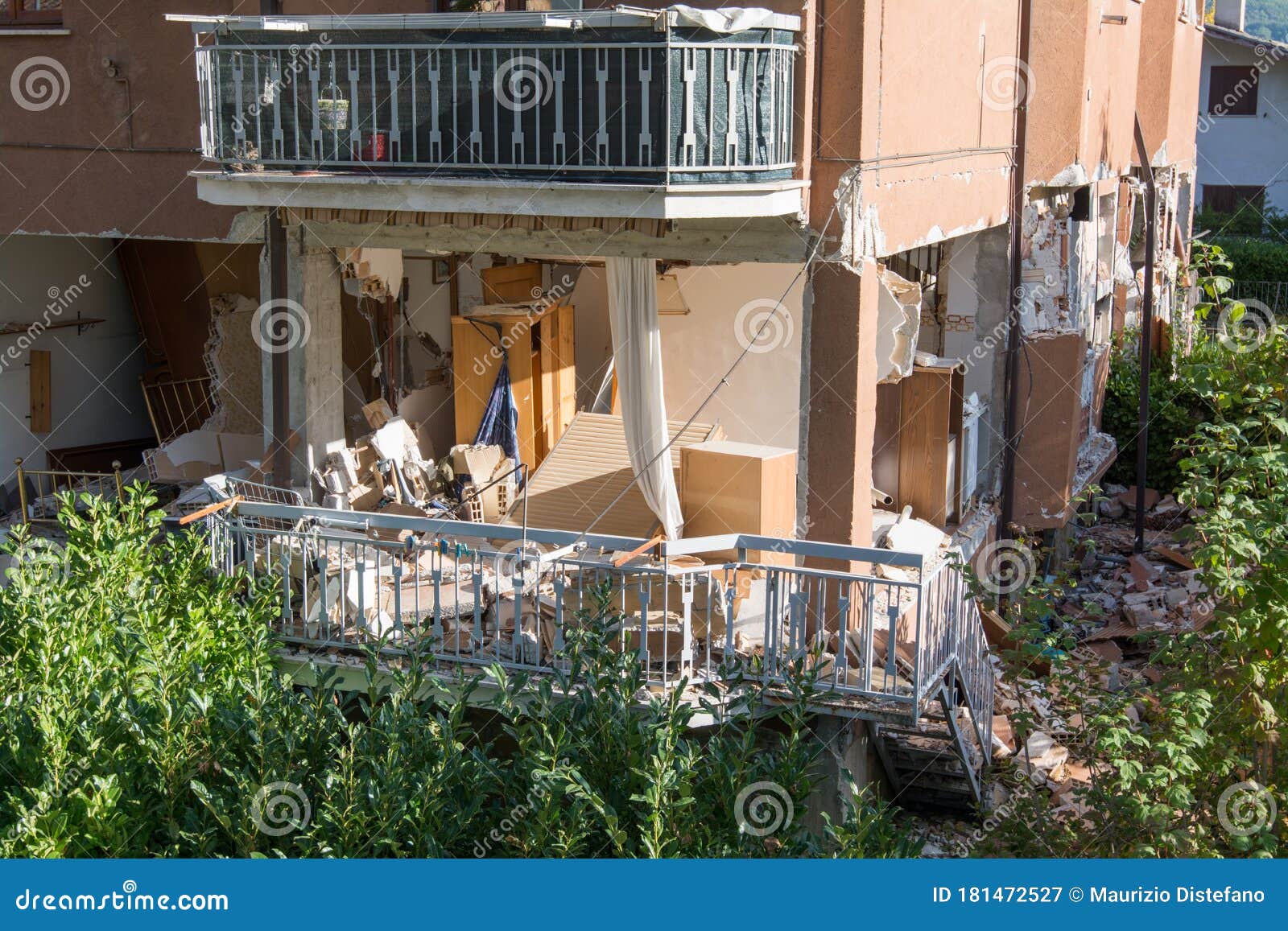 City Destroyed by an Earthquake Stock Image - Image of carelessness ...