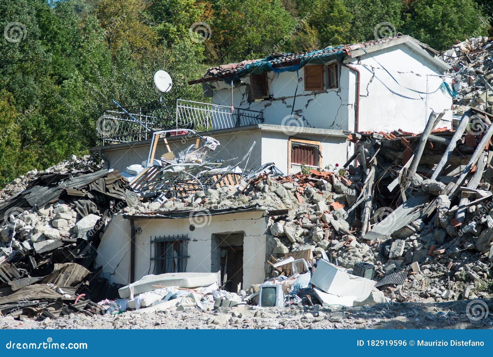 City Destroyed by an Earthquake Stock Photo - Image of earthquake ...