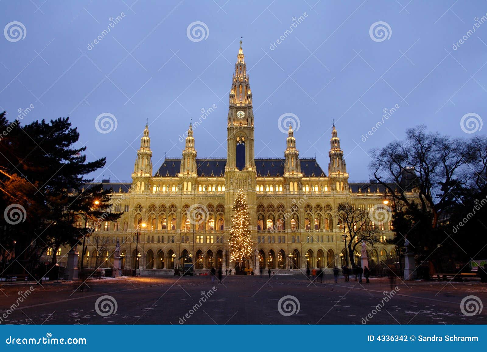 City hall in Vienna stock photo. Image of tower, history - 4336342