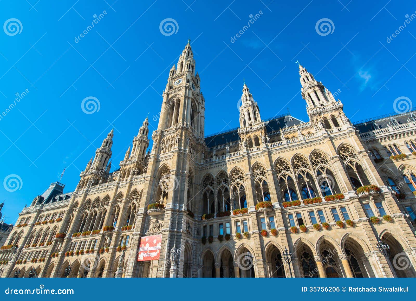 The City Hall of Vienna stock photo. Image of architecture - 35756206