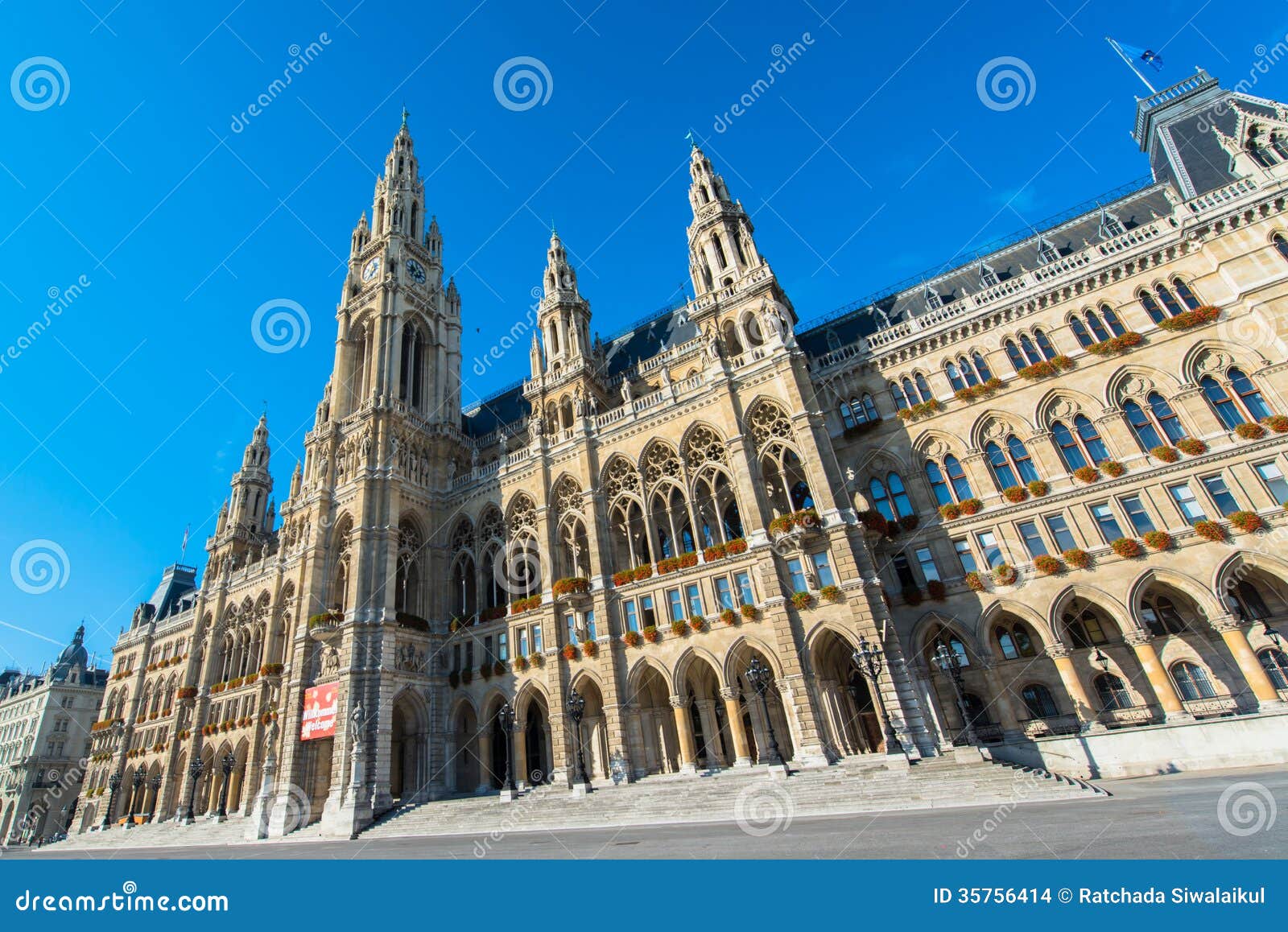The City Hall of Vienna stock photo. Image of austria - 35756414