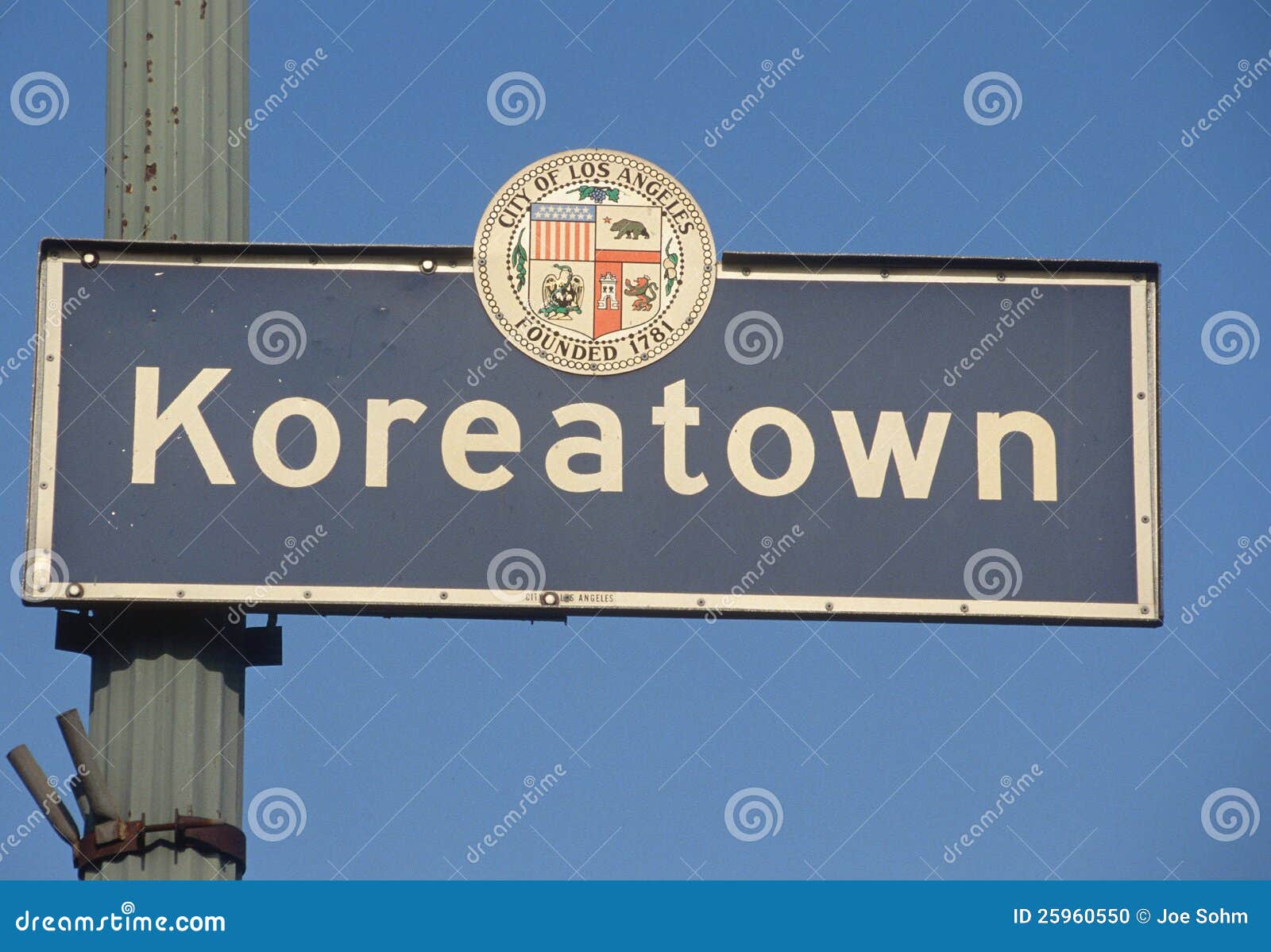 City Sign that Says Koreatown Stock Photo - Image of direction, angeles ...