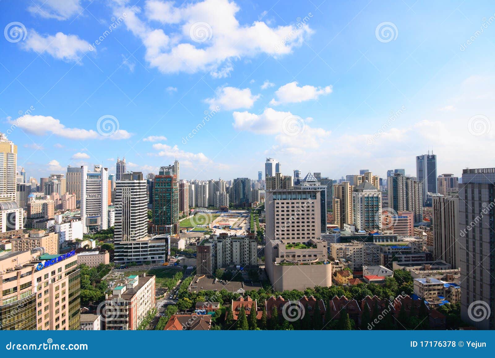 City view of Shanghai editorial stock photo. Image of view - 17176378