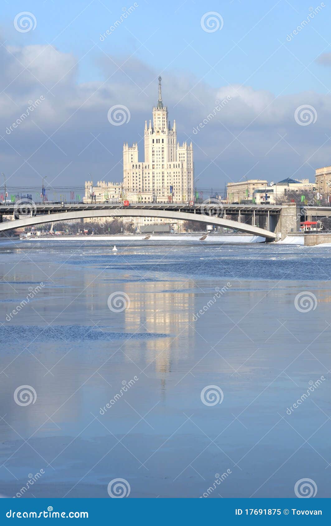 Citycsape with White Skyscraper Stock Image - Image of downtown, bridge ...