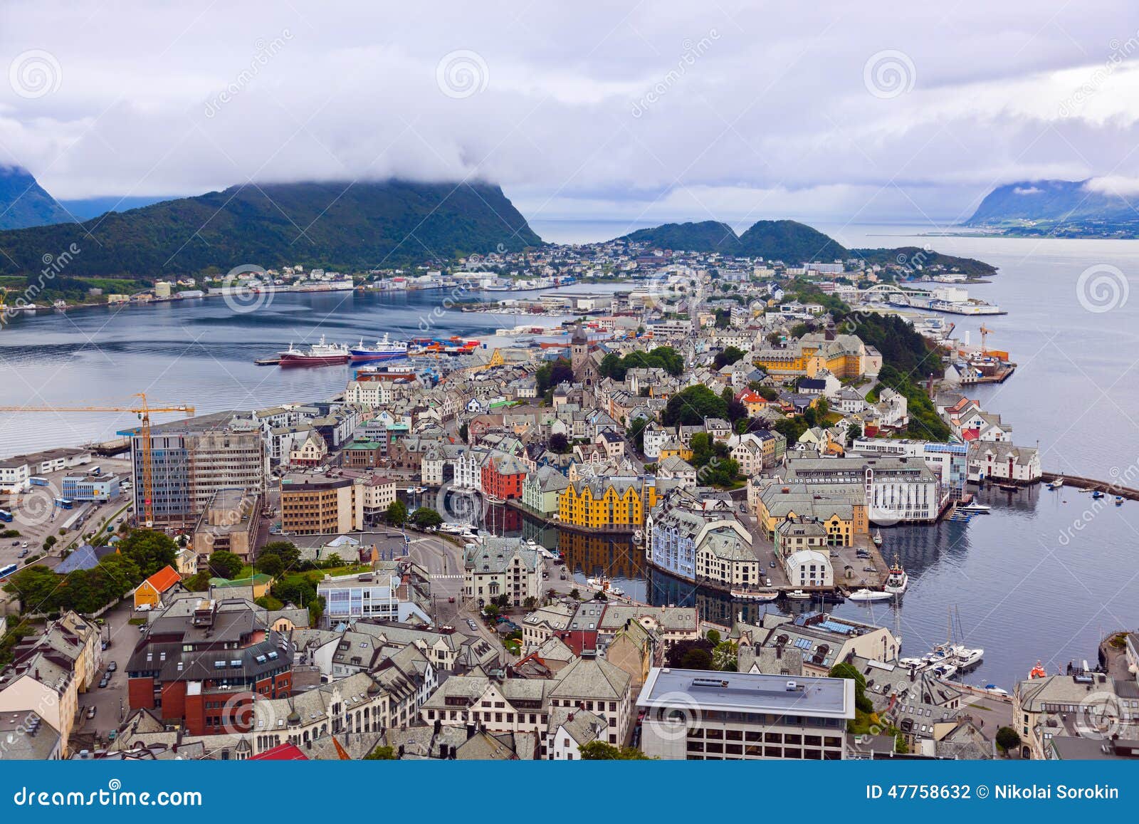 Alesund, Norway. Day To Night Time-lapse. Dramatic Sky In Warm Colours ...