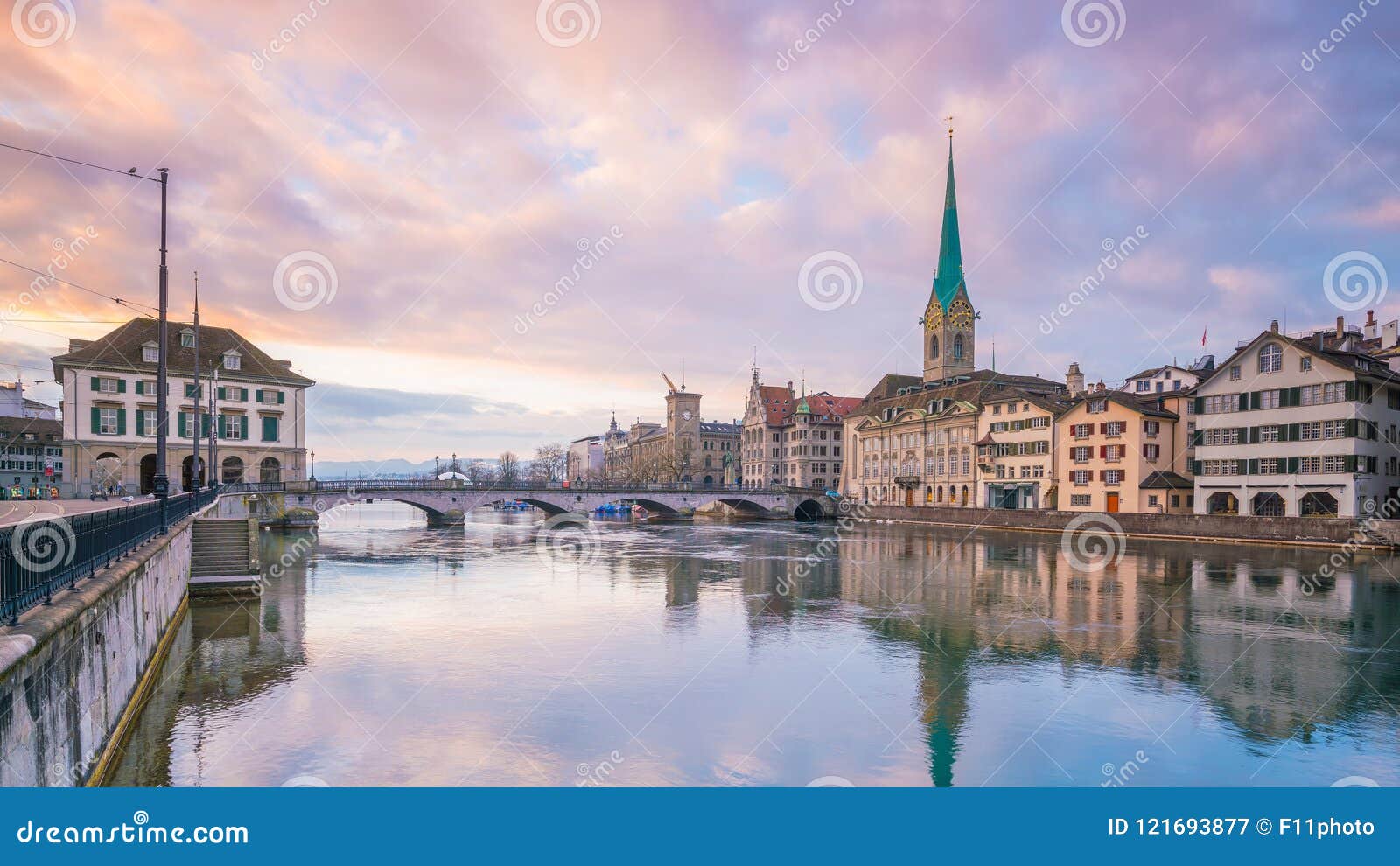 Cityscape Av I Stadens Centrum Zurich I Schweiz Fotografering för ...