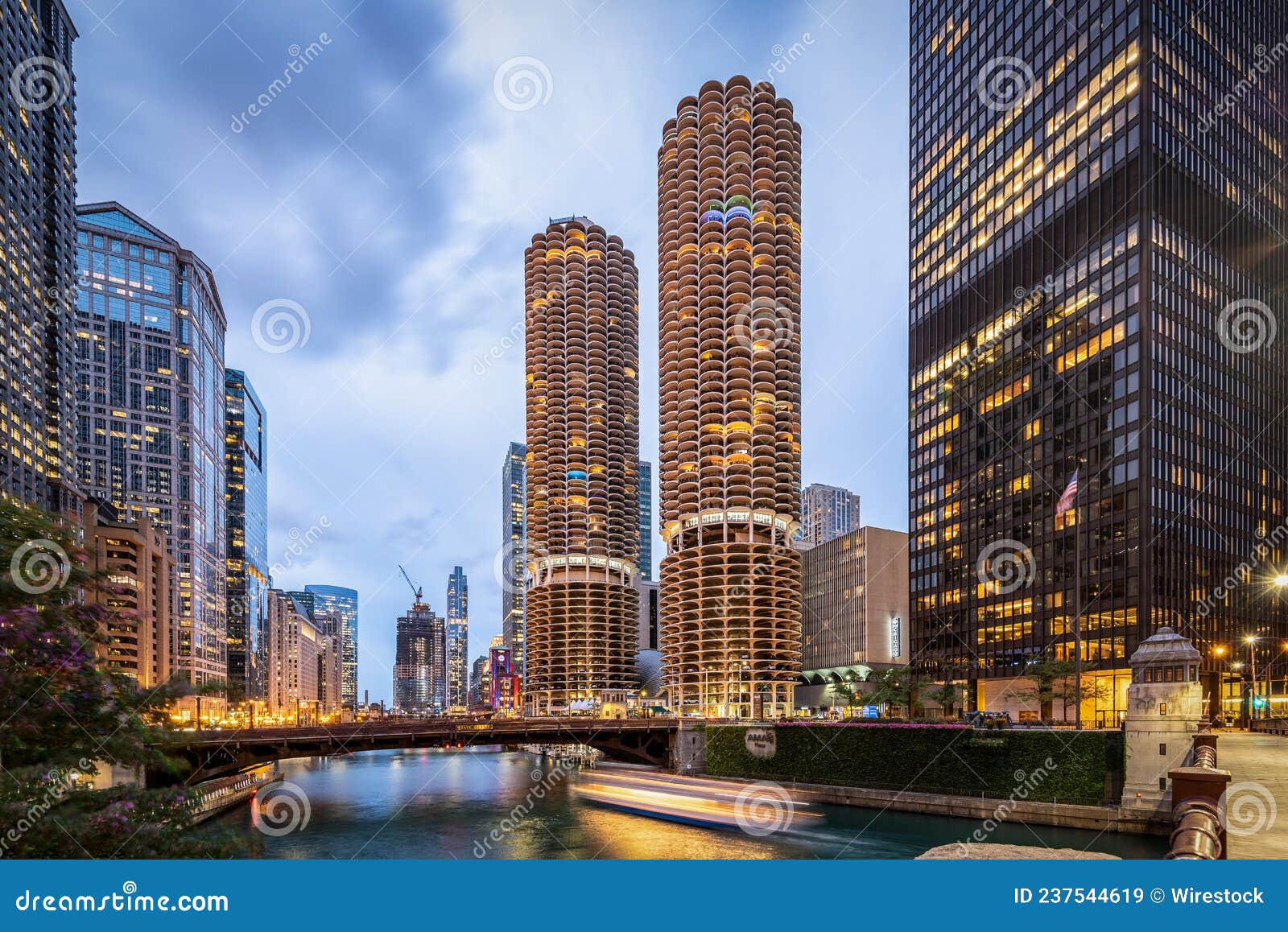 Cityscape of Chicago during the Sunset with the Chicago River Editorial ...