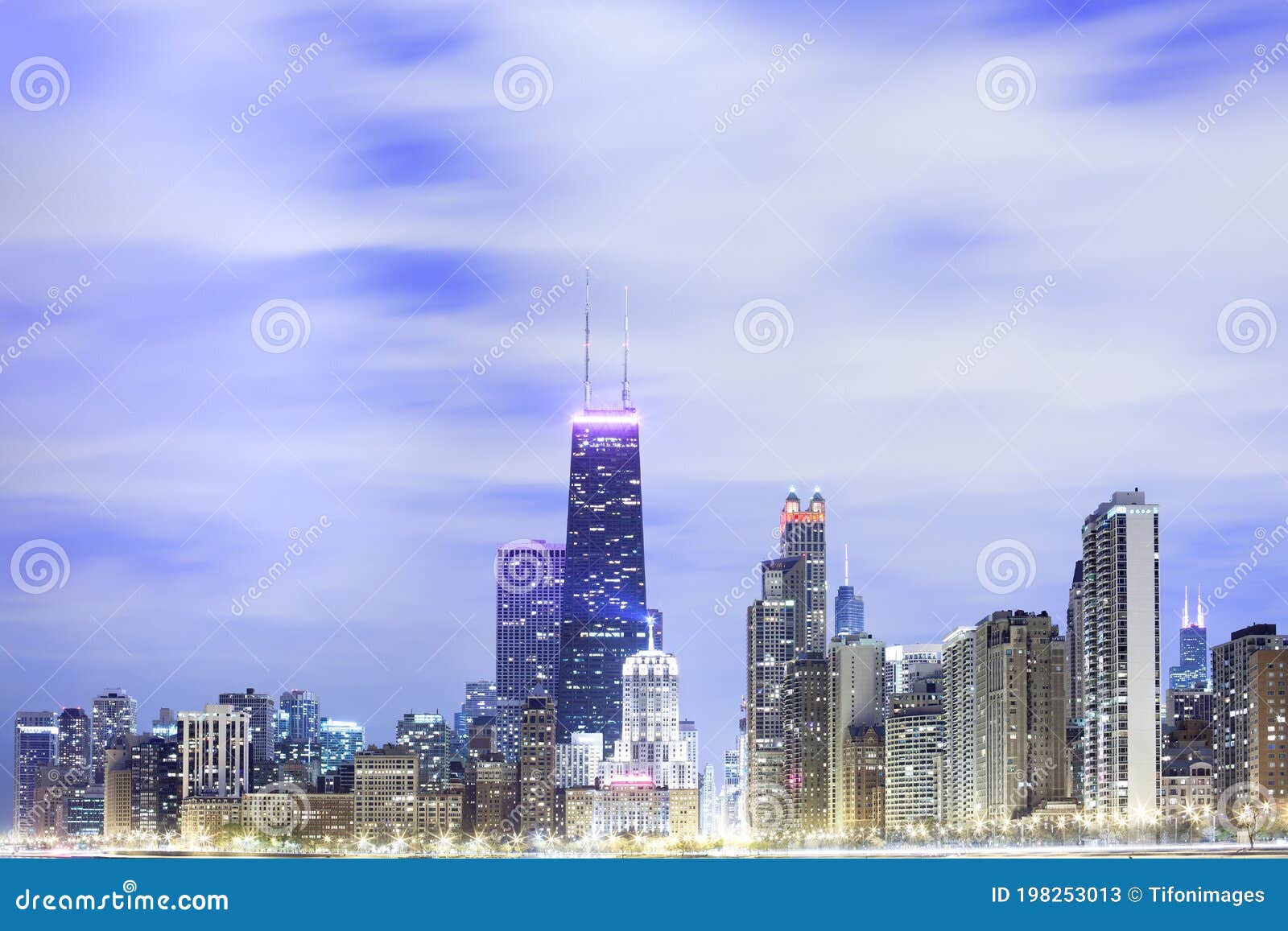 Cityscape Of Downtown Chicago At Night Stock Image Image Of Lake