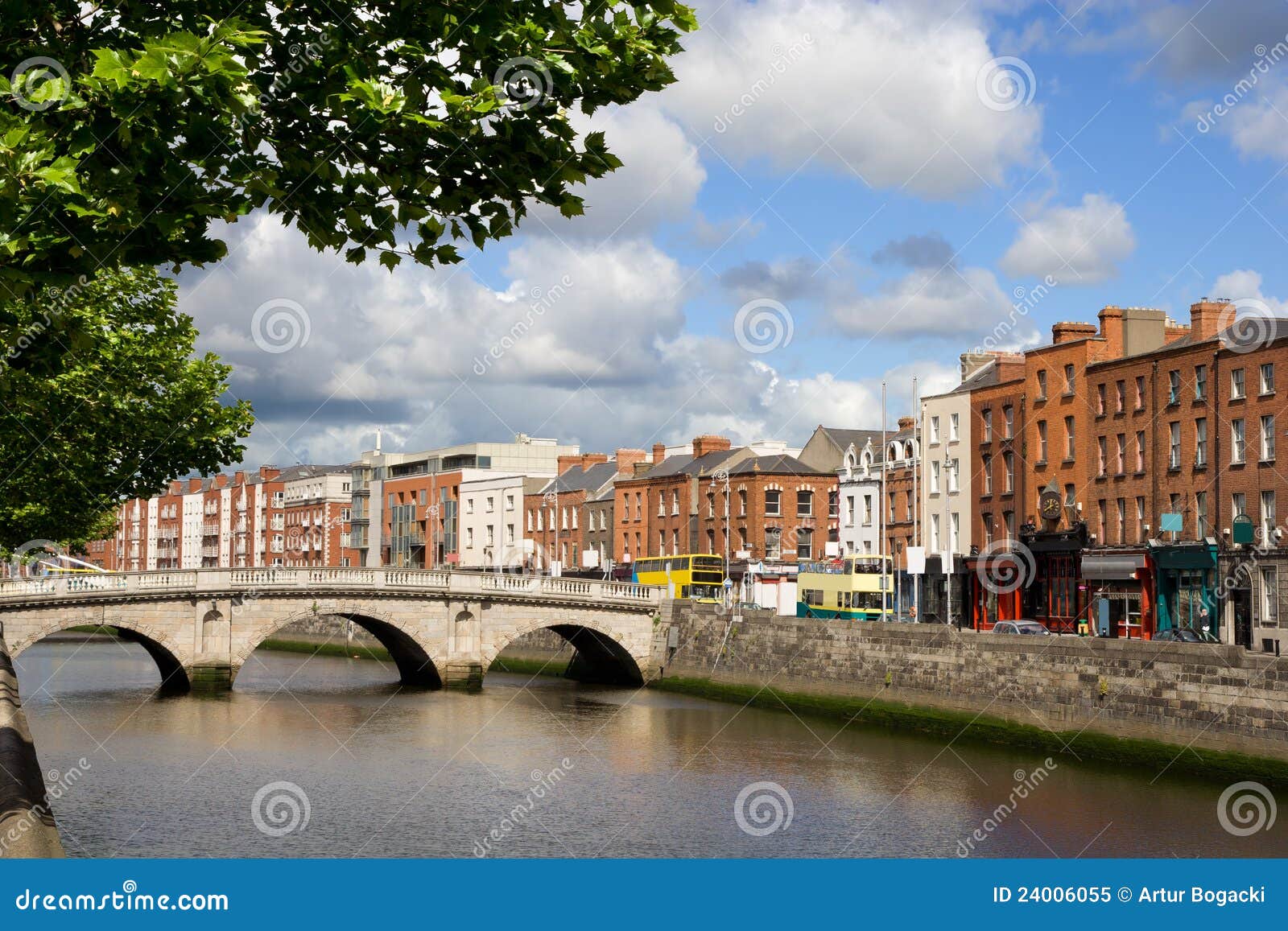 Cityscape dublin fotografering för bildbyråer. Bild av bricked - 24006055