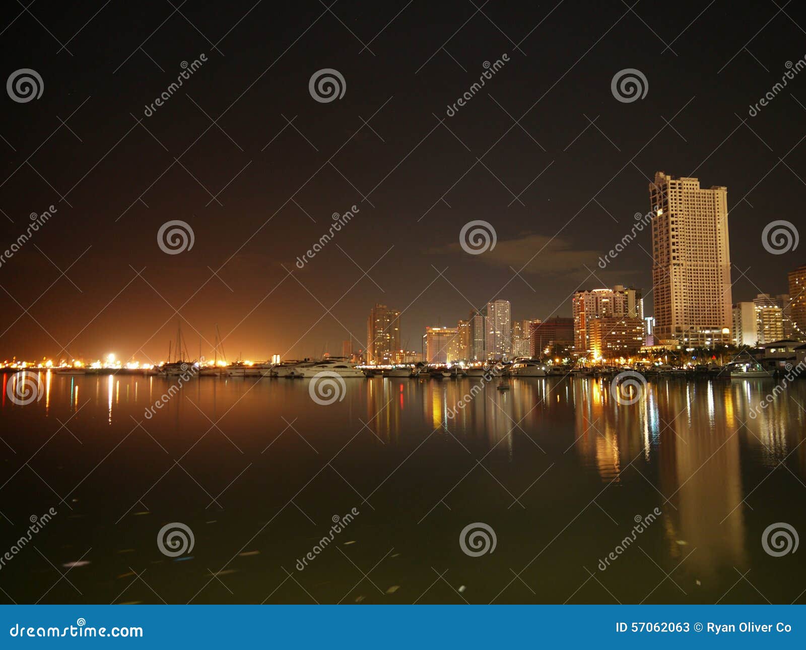 Cityscape at Manila Harbour Square Stock Image - Image of harbour ...