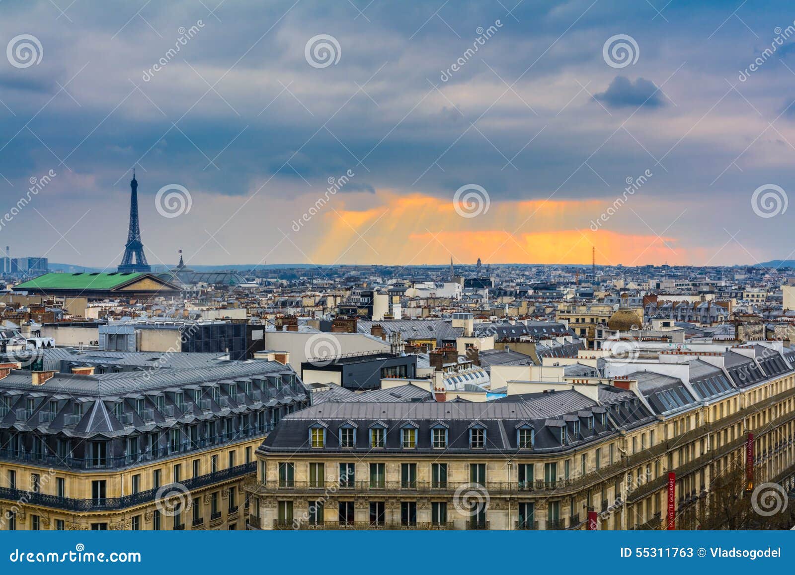 Cityscape Over Paris at Dusk Stock Image - Image of panoramic, capital ...