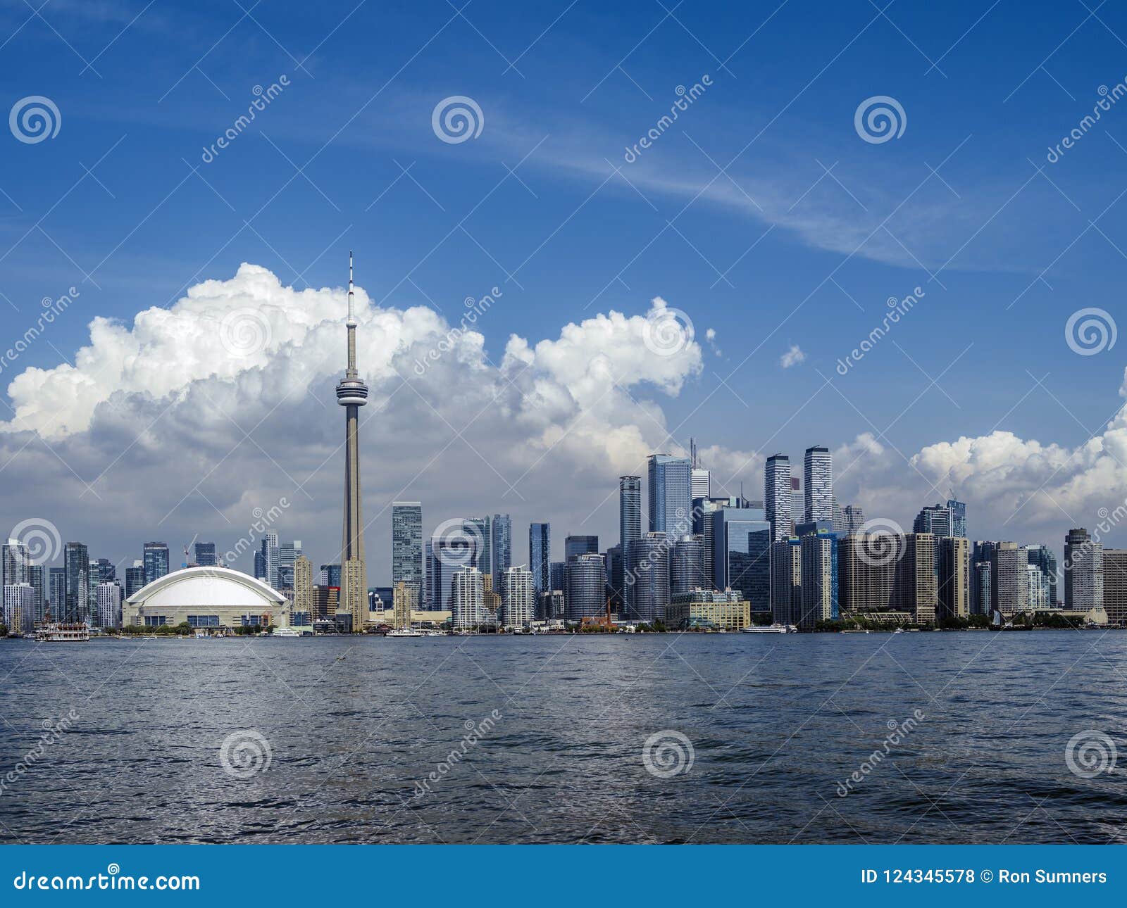 Cityscape Van Toronto Ontario Van Centrumeiland Redactionele Stock Foto ...