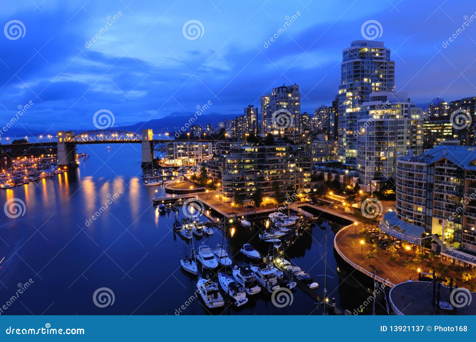 Cityscape Van Vancouver Bij Nacht Stock Afbeelding - Image of echt ...
