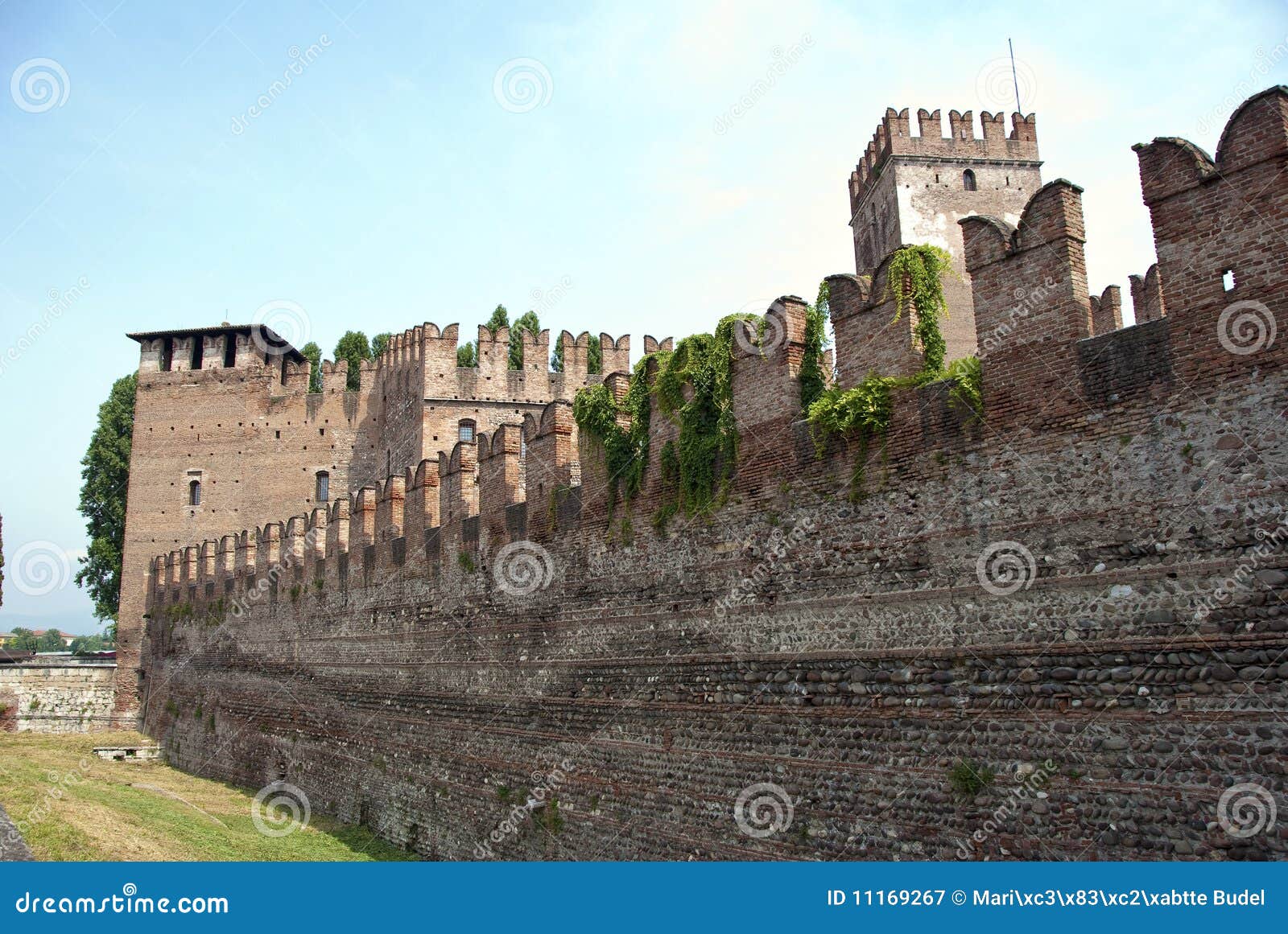 Citywall Verona, Italy stock image. Image of door, cityscape - 11169267