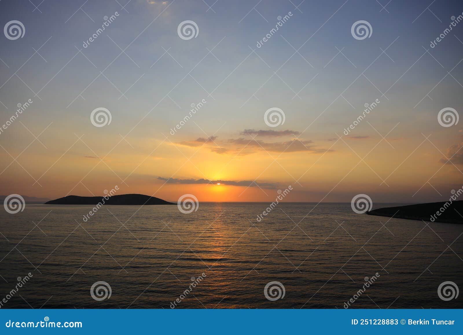 Ciudad Costera De Bodrum Y Espectaculares Puestas De Sol Imagen de archivo - Imagen de lago ...