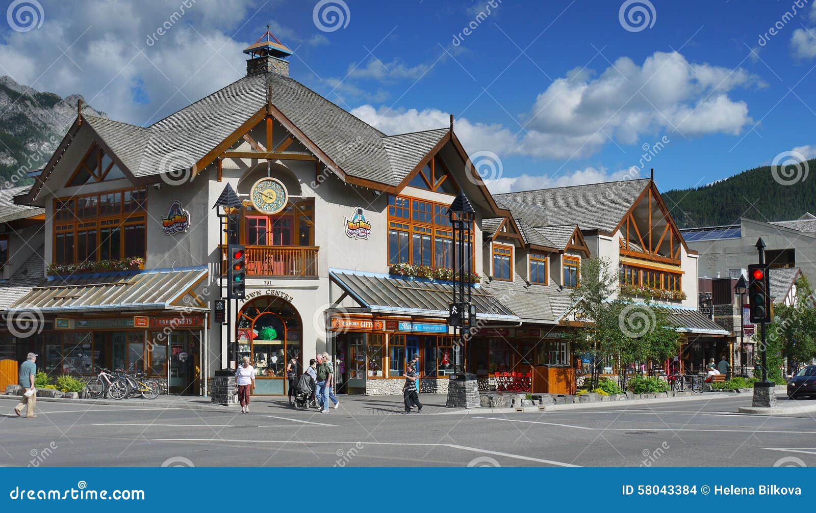 Ciudad de Banff, Alberta imagen de archivo editorial. Imagen de ...