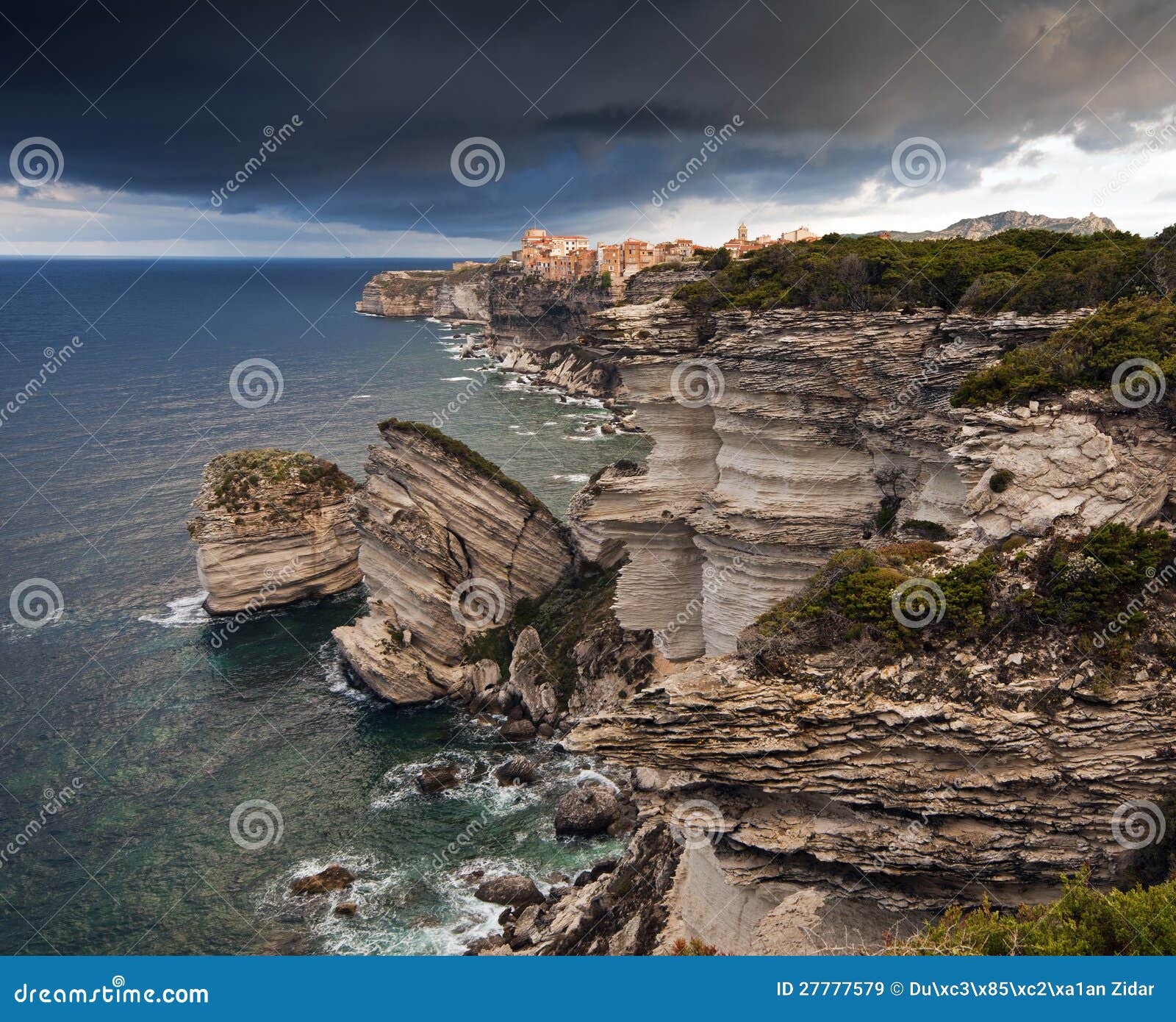 Ciudad de Bonifacio imagen de archivo. Imagen de puerto - 27777579