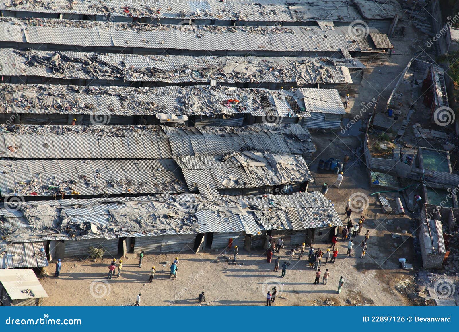 Ciudad de chabola india foto editorial. Imagen de esmog - 22897126
