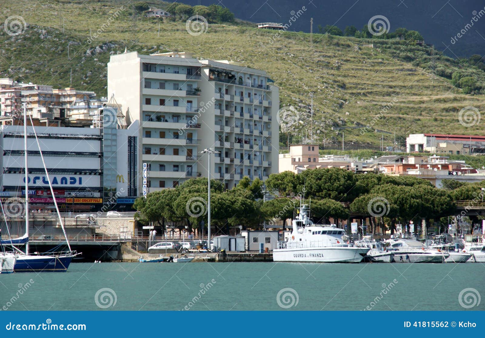 Ciudad de Formia fotografía editorial. Imagen de gente - 41815562