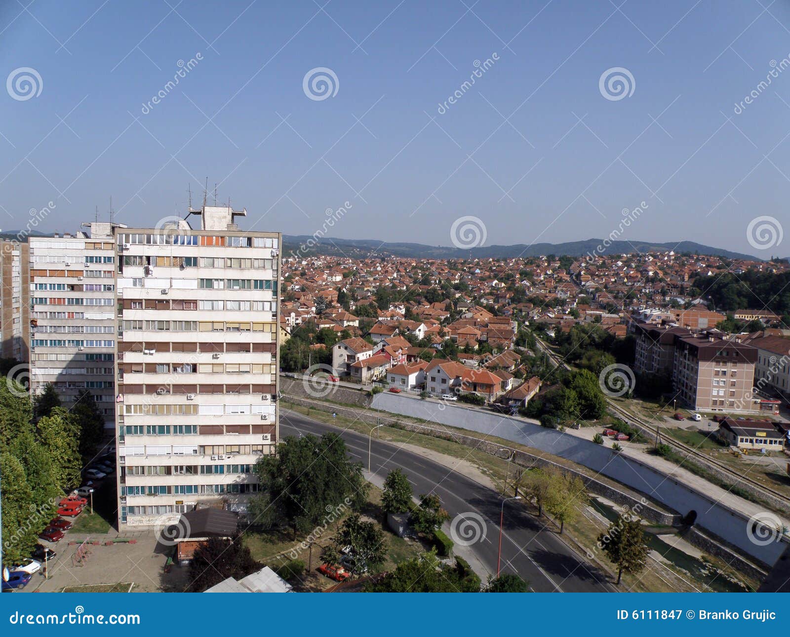Ciudad de Kragujevac imagen de archivo. Imagen de moderno - 6111847