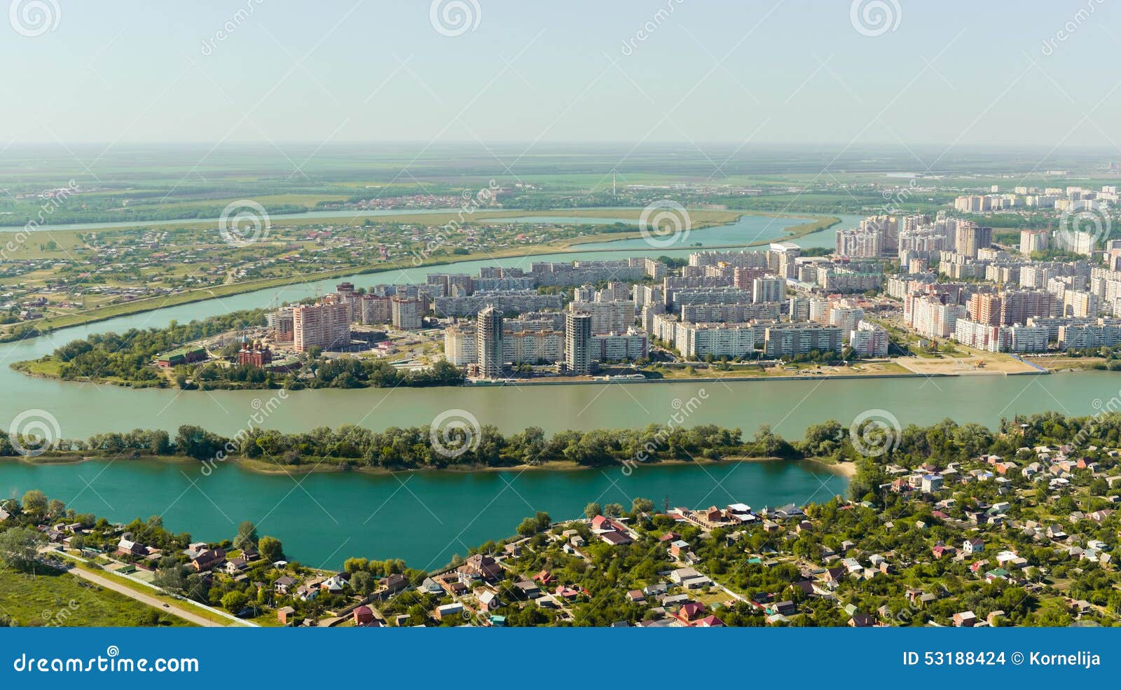 Ciudad de Krasnodar, Rusia foto de archivo. Imagen de puente - 53188424