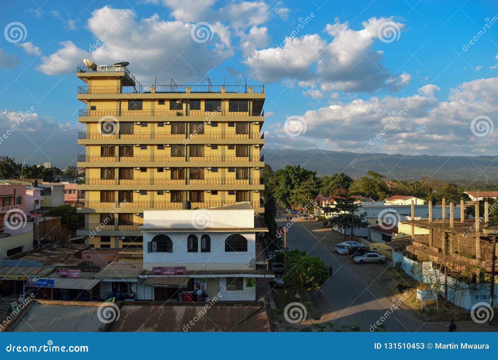 Ciudad de Moshi, Tanzania foto de archivo editorial. Imagen de fondo ...