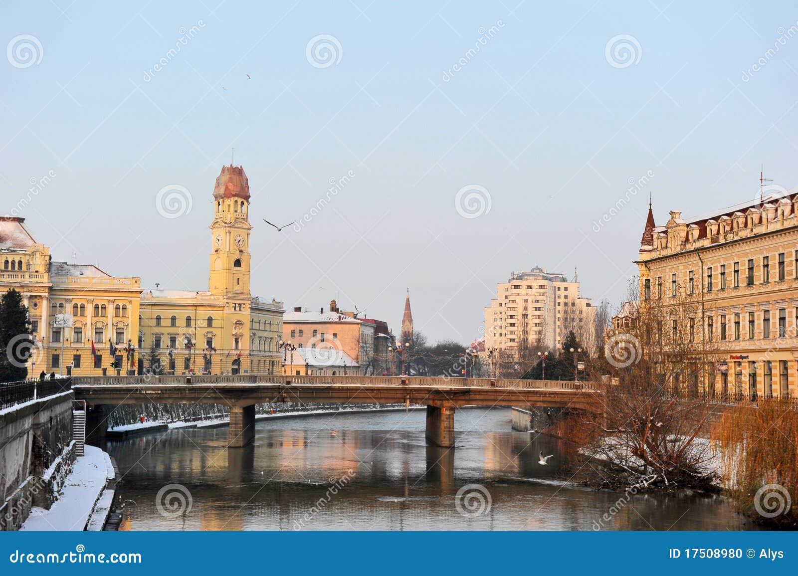Ciudad de Oradea, Rumania foto de archivo. Imagen de centro - 17508980