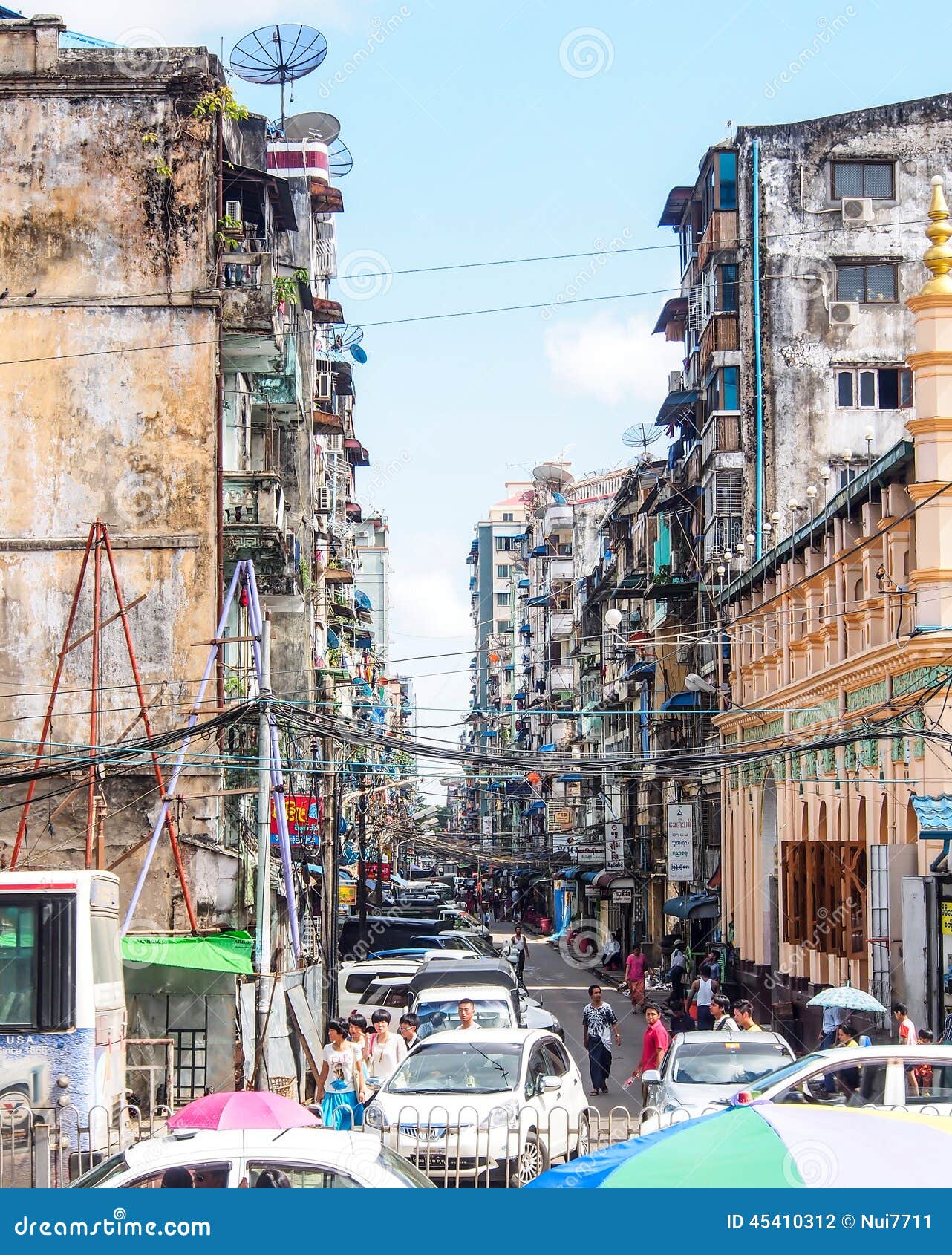 Ciudad De Rangún, Myanmar 2 Fotografía editorial - Imagen de taxi ...