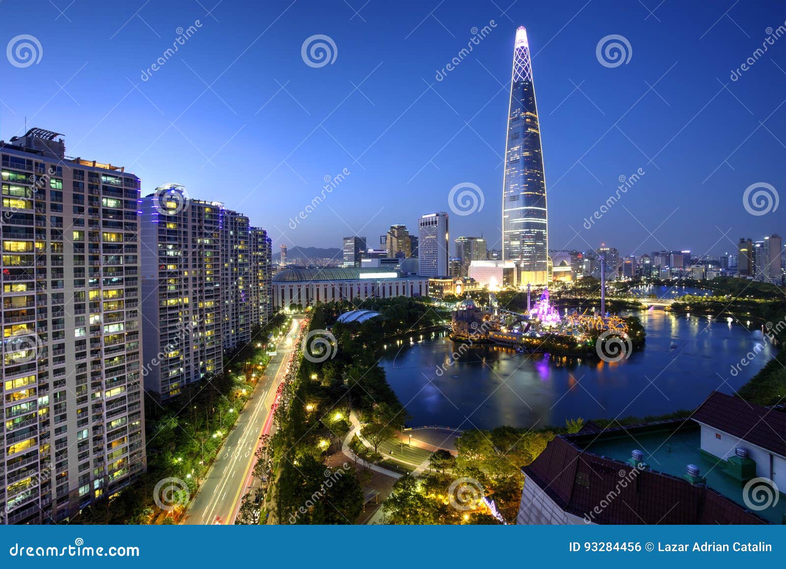 Ciudad de Seul, Corea foto de archivo. Imagen de urbano - 93284456