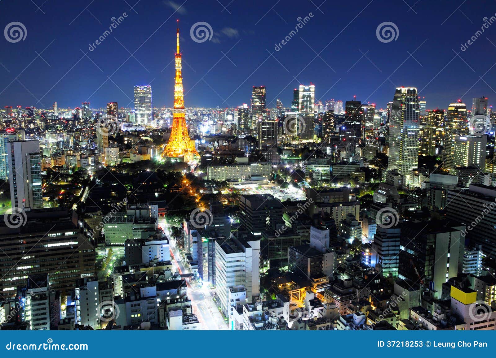 Ciudad De Tokio En La Noche Imagen de archivo - Imagen de oscuridad ...