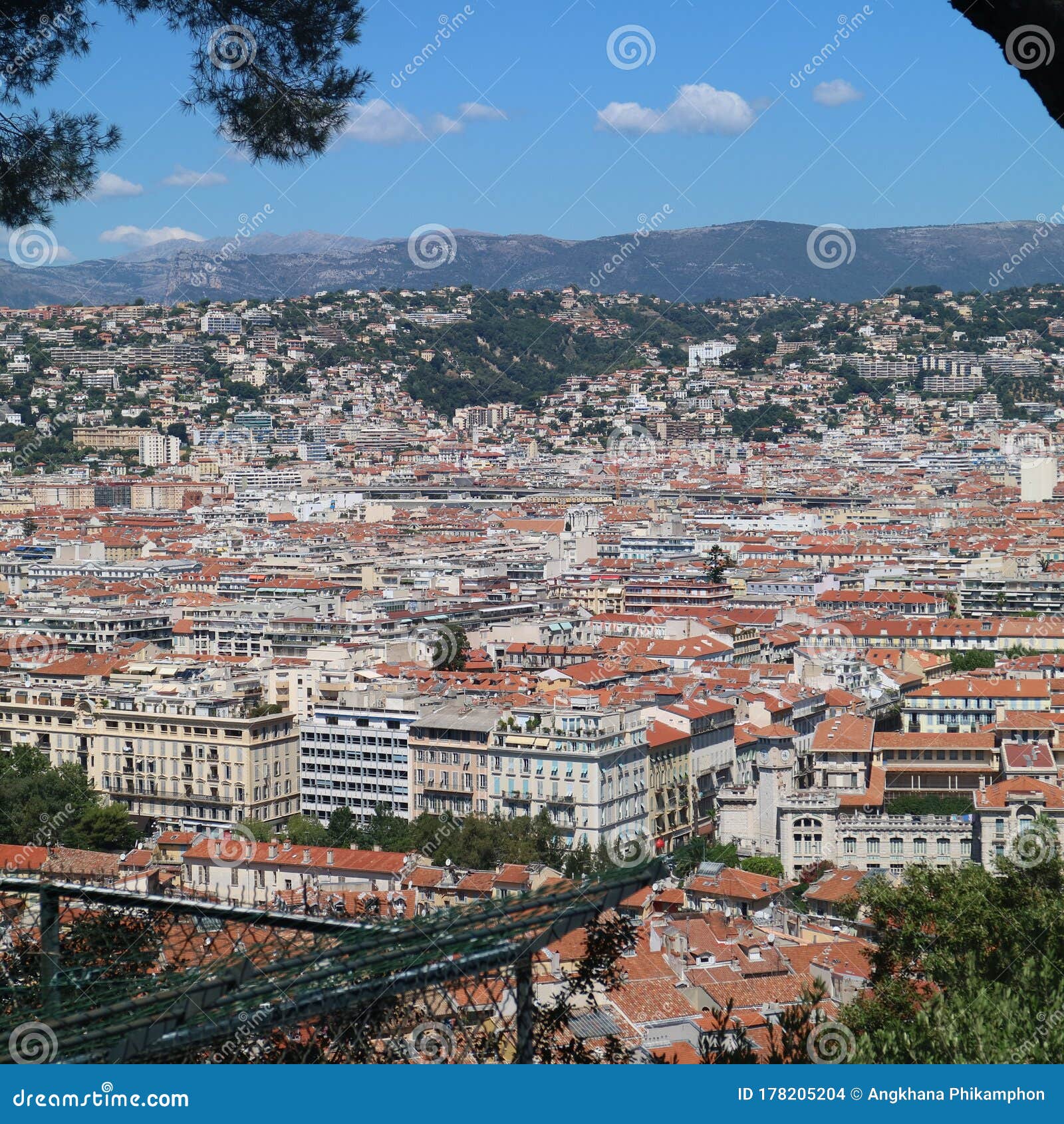 Ciudad de touris foto de archivo. Imagen de horizonte - 178205204
