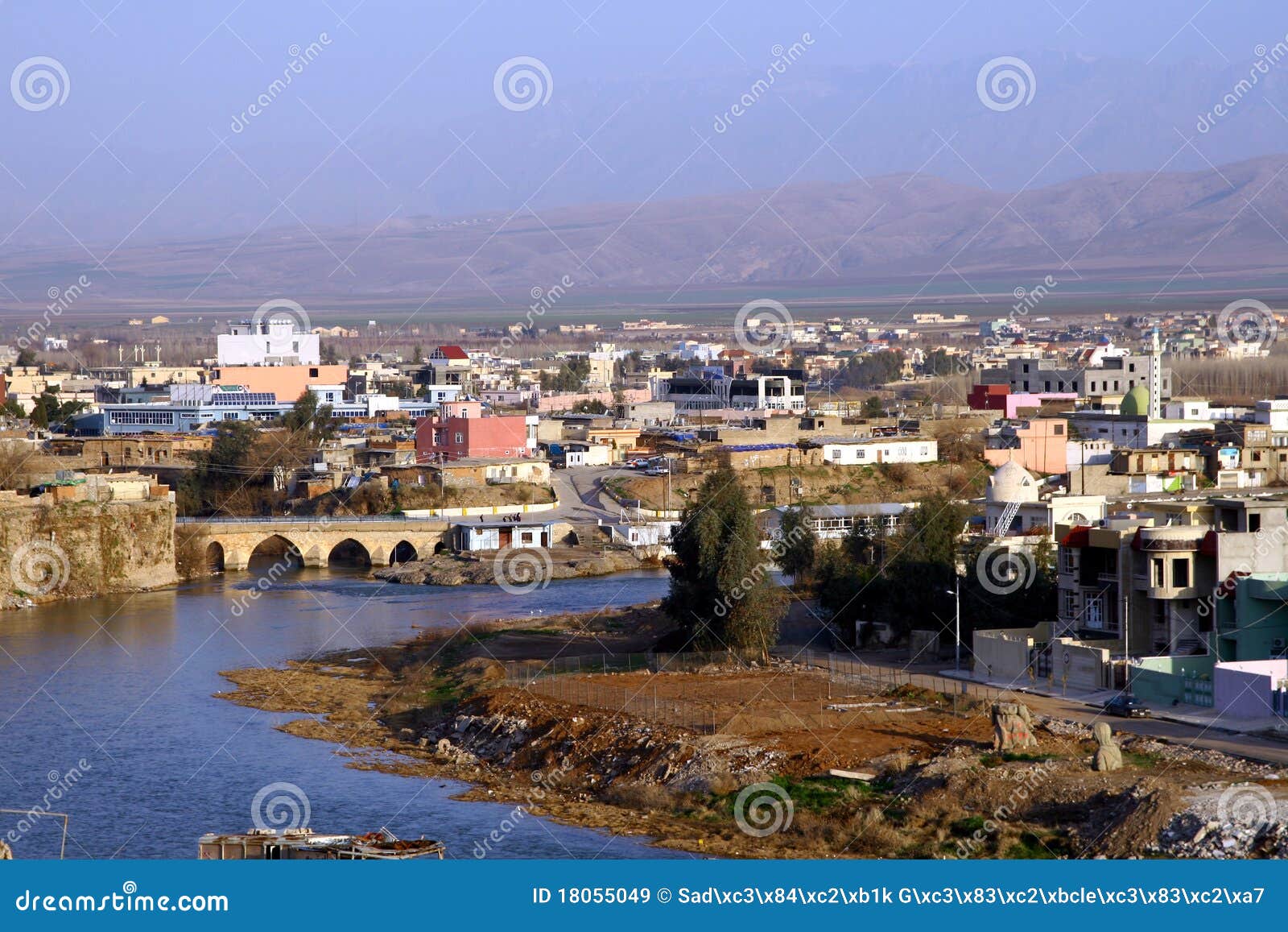 Ciudad de Zakho imagen de archivo. Imagen de irak, ciudad - 18055049