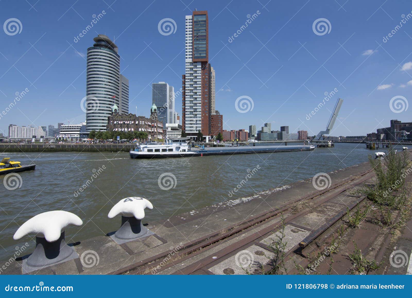 Ciudad Del Puerto De Rotterdam Foto de archivo editorial - Imagen de ...