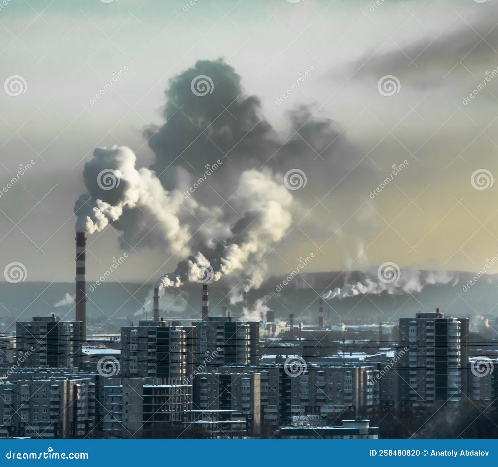 Ciudad en humo foto de archivo. Imagen de industrial - 258480820