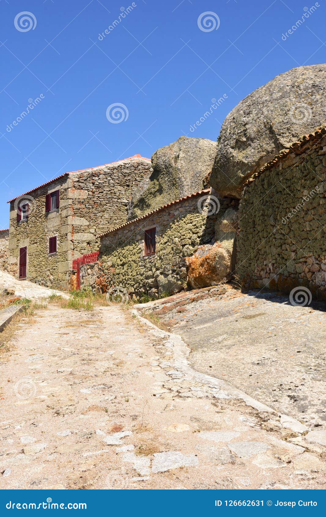 Ciudad Medieval De Castelo Bom, Distrito De Guarda, Portugal Imagen de ...