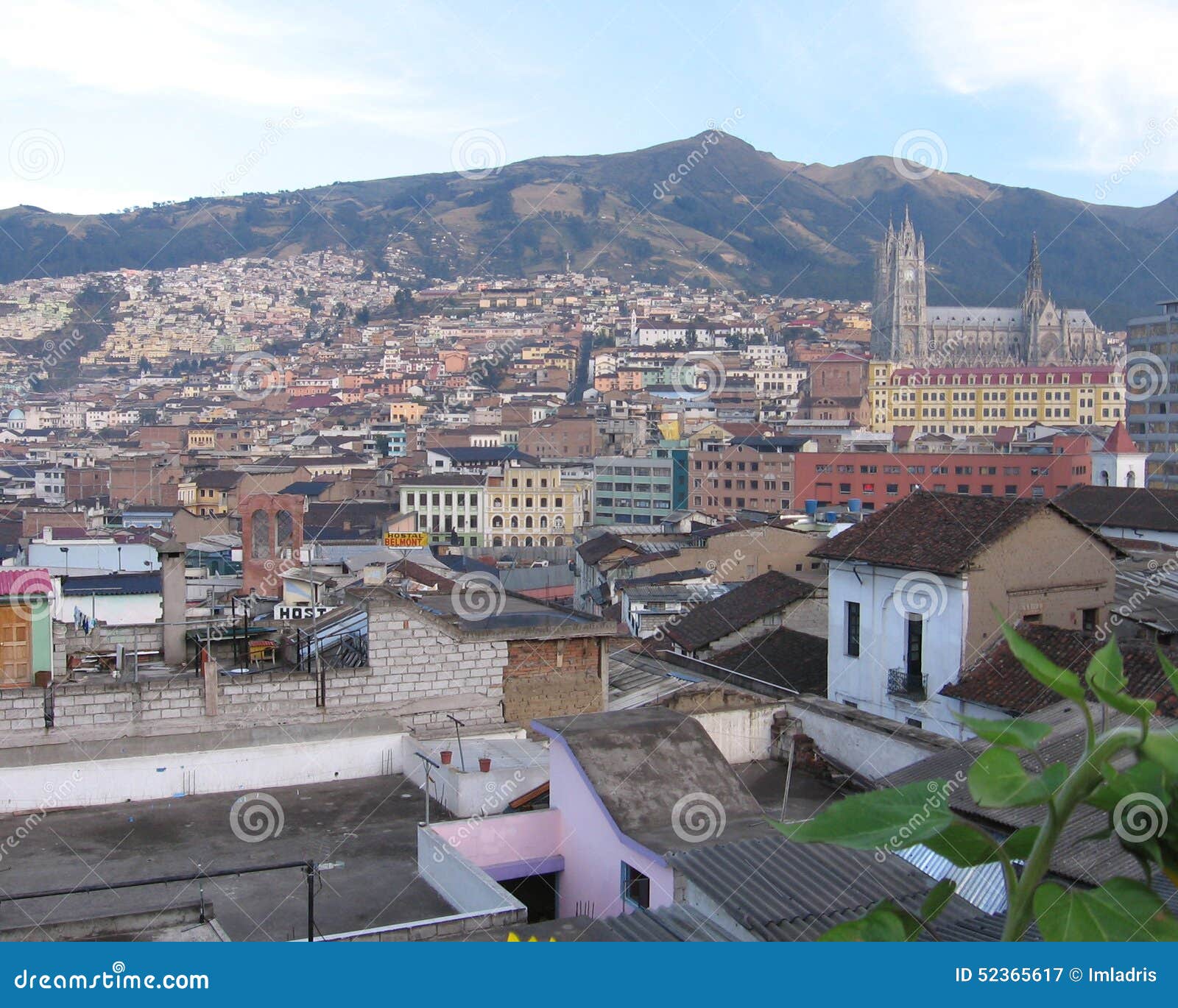 Ciudad vieja Quito fotografía editorial. Imagen de recorrido - 52365617