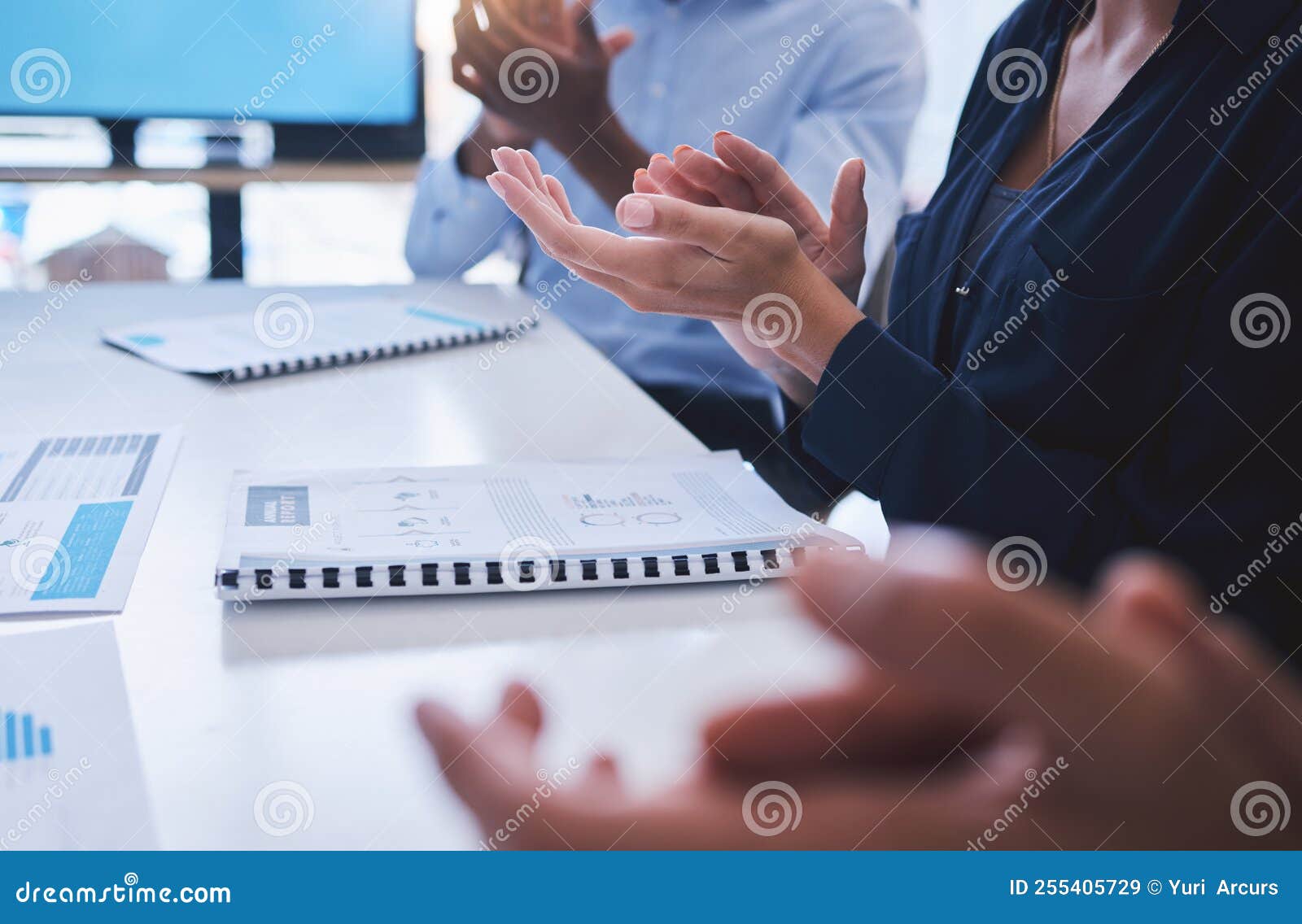 Clapping, Teamwork Training and Workshop in Presentation, Business ...