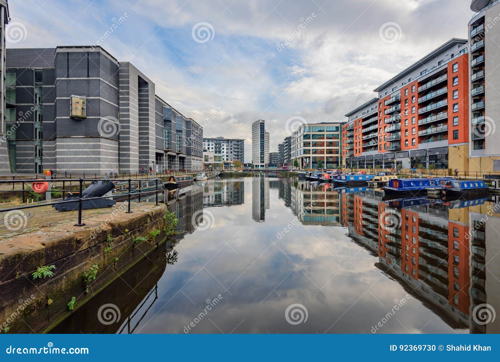Clarence Dock Liverpool England Editorial Image - Image of passing ...