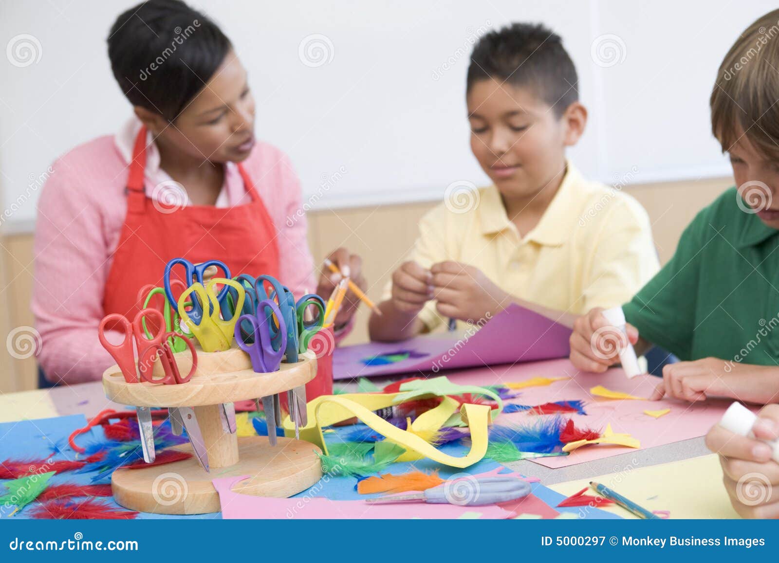 Clase De Arte De La Escuela Primaria Imagen de archivo - Imagen de ...